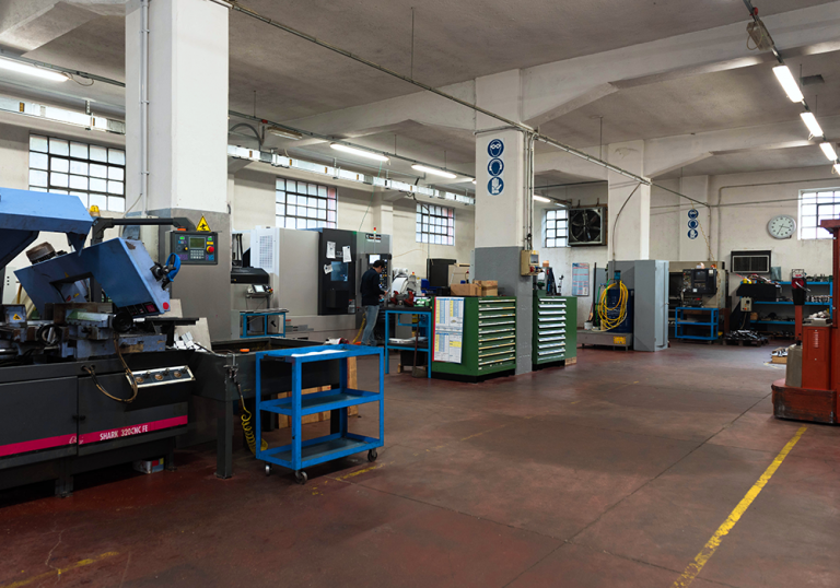 Officina di tornitura e fresatura - CMS Lavorazioni meccaniche